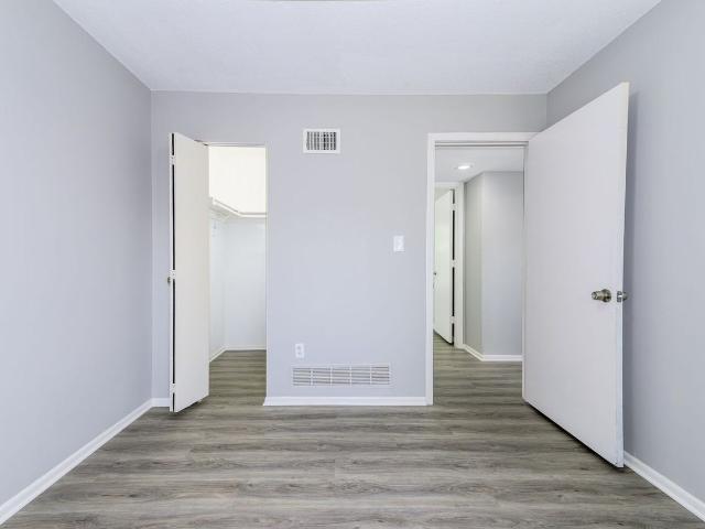 Parkville Place Apartments 2 Bedroom Apartment for Rent at 9203 Nw 60th St, Parkville, MO 64152
