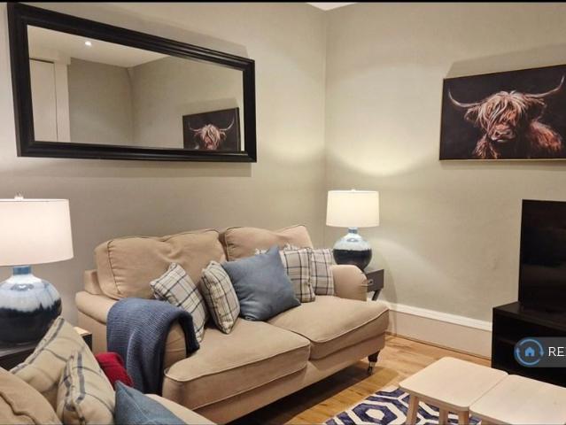 Parliament Square, Edinburgh, EH1 1 bed flat to rent £1,950 pcm £450 pw