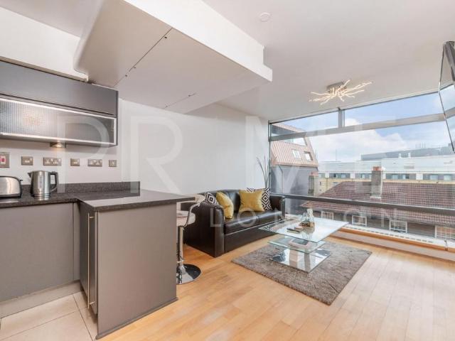 Parliament View Apartments, 1 Albert. 1 bed apartment to rent £2,492 pcm £575 pw