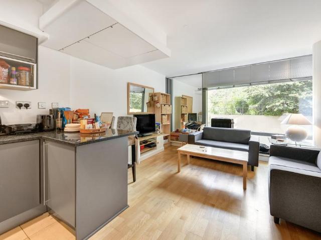 Parliament View Apartments, 1 Albert. 1 bed flat to rent £2,708 pcm £625 pw