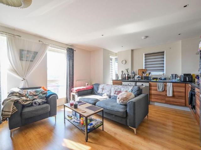 Parnham Street, Limehouse, London, E14 2 bed flat to rent £2,275 pcm £525 pw