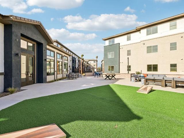 Parq on Boulder 2 Bedroom Apartment for Rent at 6741 Boulder Hwy, Las Vegas, NV 89122
