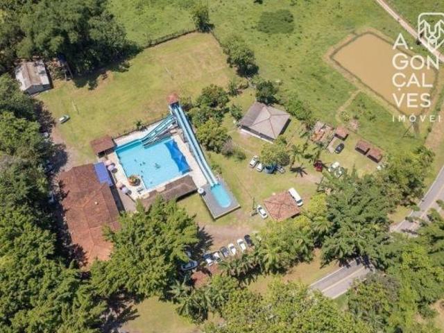 Parque Aquático, 15 Quartos, Piscinas, Cacatu, Antonina