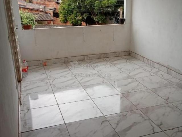 Parque da Cidadania Casa tipo sobrado, em bom local, 3 quartos, sala, coz e wc