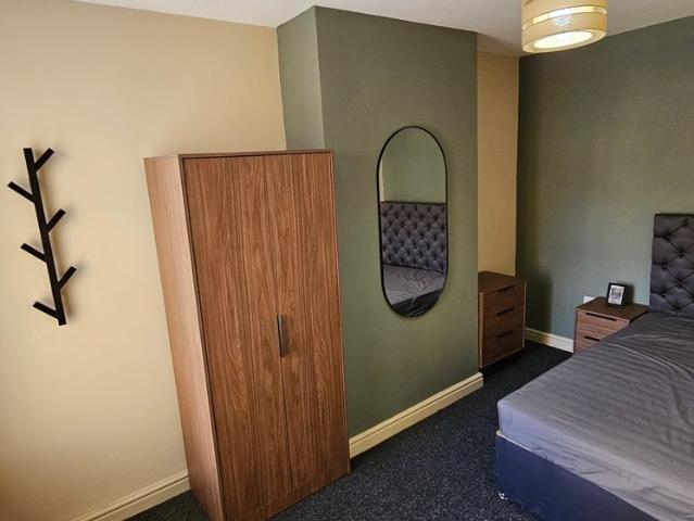 Parrin Lane, Manchester M30, 4 bed shared accommodation to rent, £600 pcm | PrimeLocation