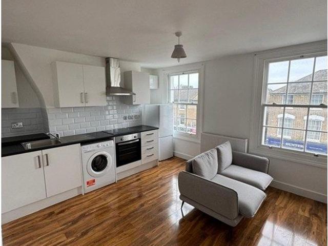 Parrock Street, Gravesend DA12, 3 bed flat to rent, £1,500 pcm | PrimeLocation