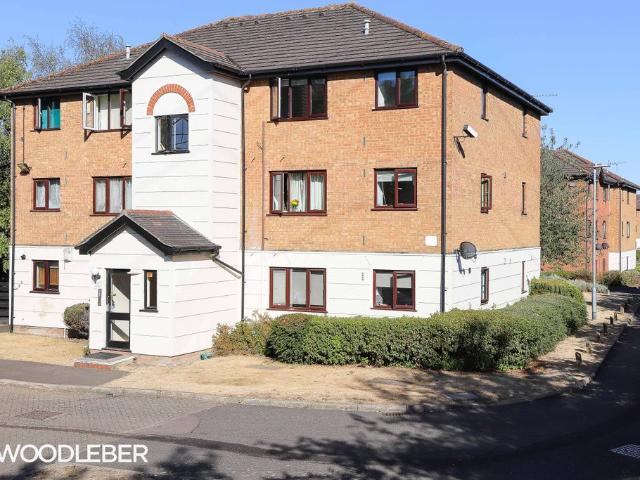Parrotts Field, Hoddesdon EN11, 1 bed flat to rent, £1,250 pcm | PrimeLocation