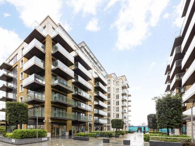 Parrs Way, London W6 2 bed flat to rent £4,000 pcm £923 pw
