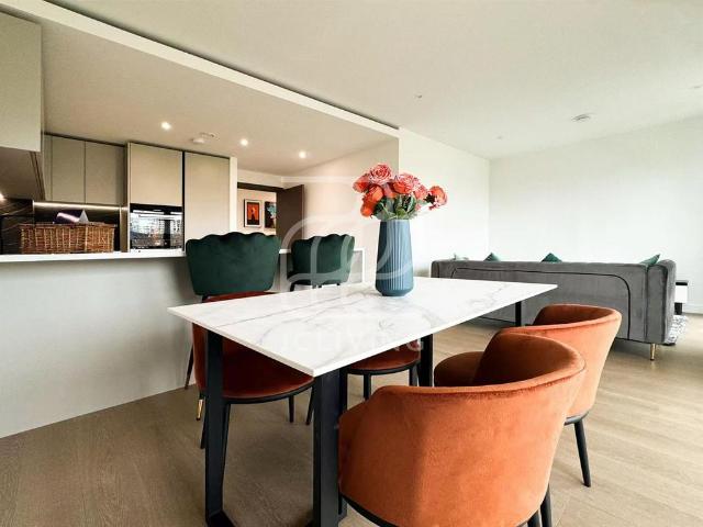 Parrs Way, London 2 bed flat to rent £4,498 pcm £1,038 pw
