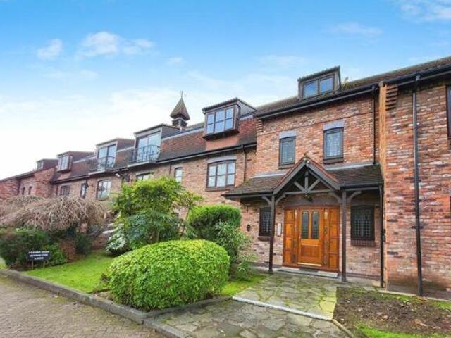 Parrs Wood Road, Didsbury, 2 Bedroom Flat