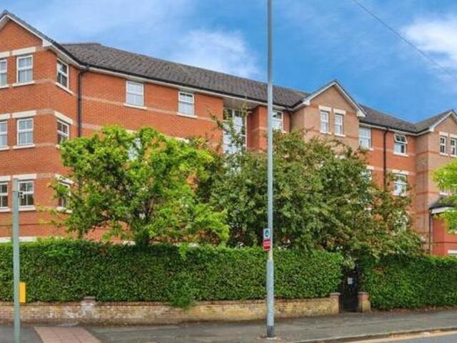 Parrs Wood Road, Manchester, 2 Bedroom Apartment