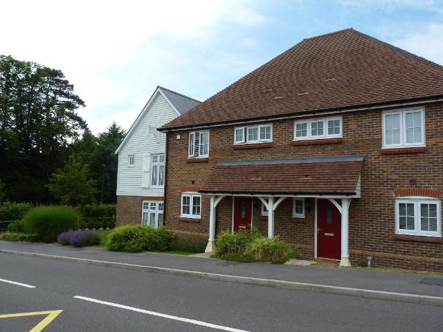Parsonage Croft, Etchingham, East. 3 bed terraced house to rent £1,550 pcm £358 pw