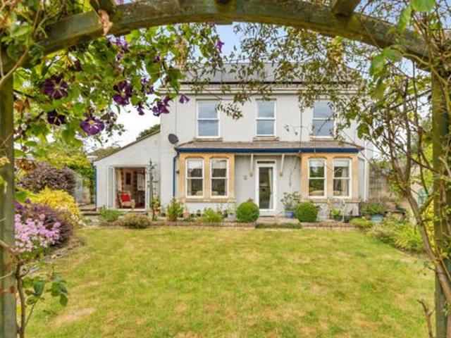 Parsonage Farm Close, Cricklade, 4 Bedroom Detached
