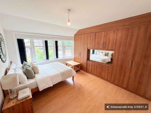 Parsonage Road, Manchester, M20 4 bed semi detached house to rent £1,890 pcm £436 pw