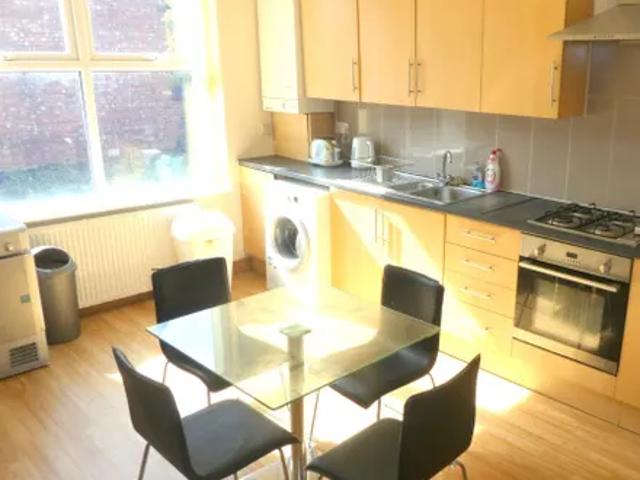 Parsonage Road, Manchester, M20 4QB, United Kingdom | 4 bed duplex for rent #167153242 | Rentberry