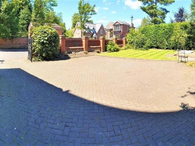 Parsonage Road, Manchester M20 10 bed house to rent £6,067 pcm £1,400 pw