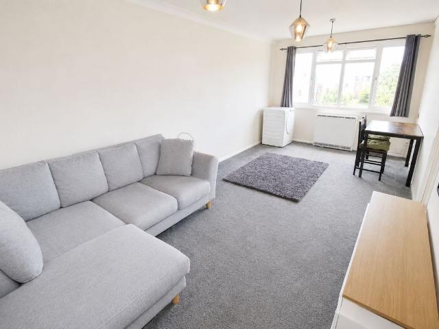 Parsons Green, Guildford GU1, 1 bed flat to rent, £1,200 pcm | PrimeLocation