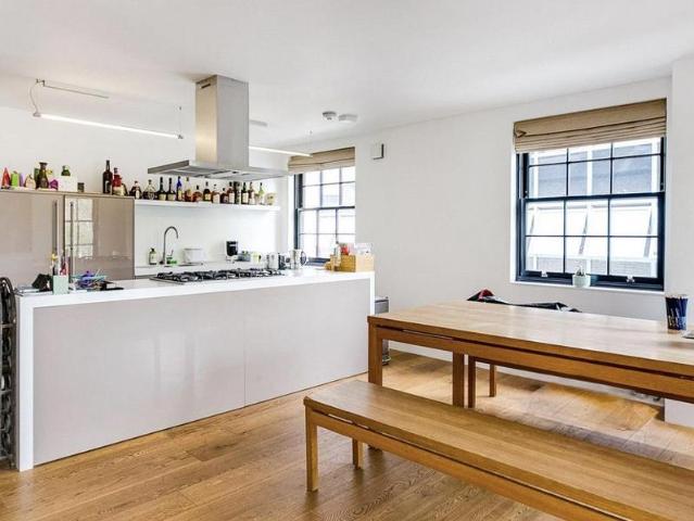 Parsons Green, London SW6 2 bed flat to rent £4,498 pcm £1,038 pw