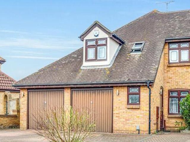 Parsons Lawn, Shoeburyness, 4 Bedroom Semi detached