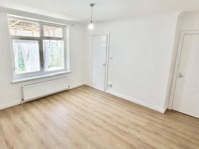 Parsloes Avenue, RM9 5PT, Dagenham, Property for rent