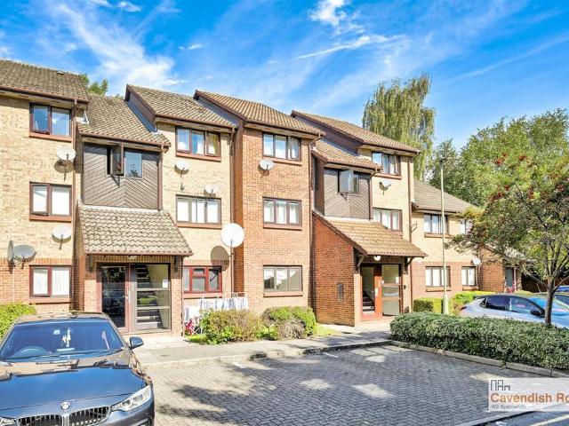 Pasteur Close, London 1 bed flat to rent £3,600 pcm £831 pw