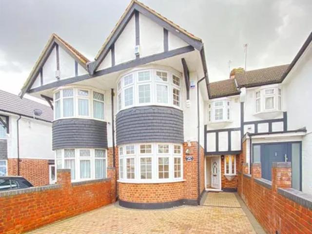 Pasteur Gardens, London, N18 1JL, United Kingdom | 3 bed townhouse for rent #110814364 | Rentberry