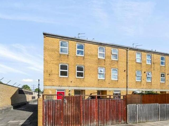 Paston Close, Clapton, 2 Bedroom Maisonette