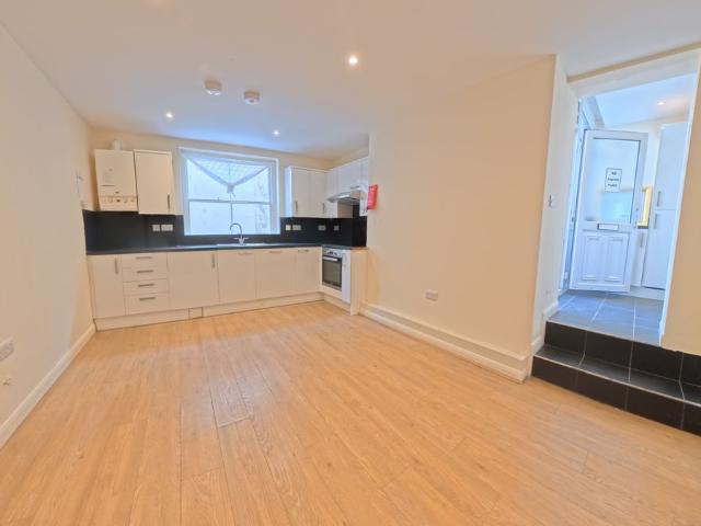 Paston Place, Brighton BN2, 2 bed flat to rent, £1,500 pcm | PrimeLocation