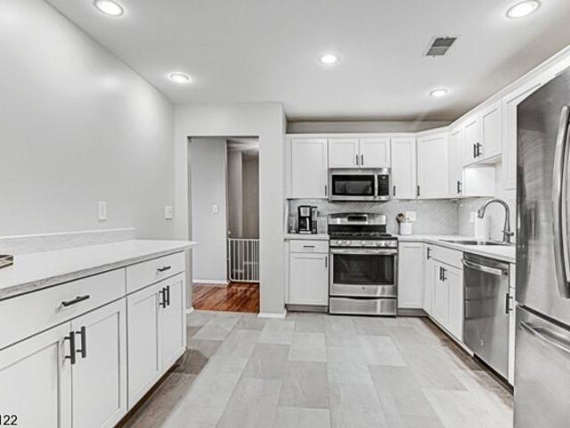 Pasture Ct, Roxbury Township, Condo For Sale