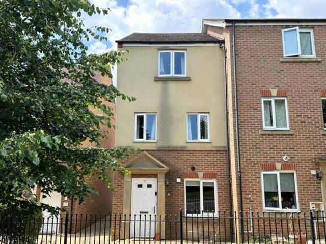 Pasture Walk, Andover, 4 Bedroom End