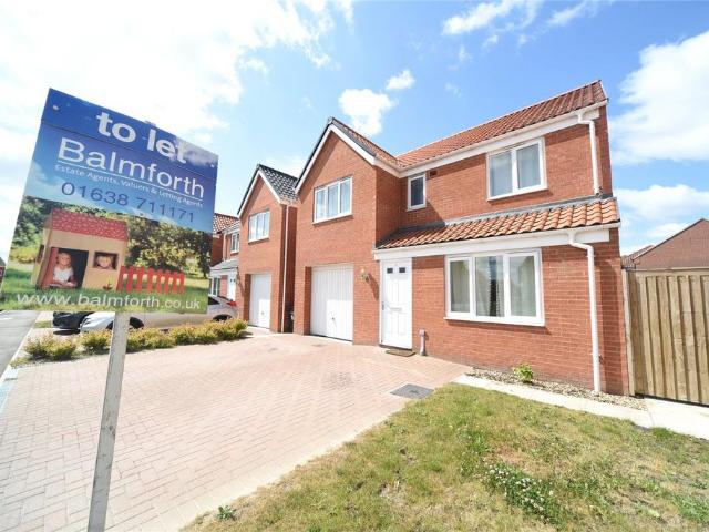 Pasture Way, Beck Row, Bury St. 4 bed detached house to rent £1,575 pcm £363 pw