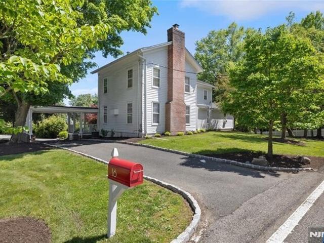 Pascack Rd, Woodcliff Lake, Home For Sale