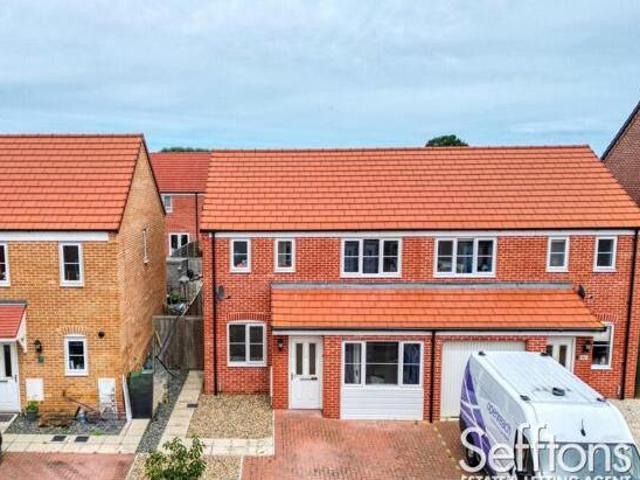 Pascoe Drive, Ormesby, 3 Bedroom House