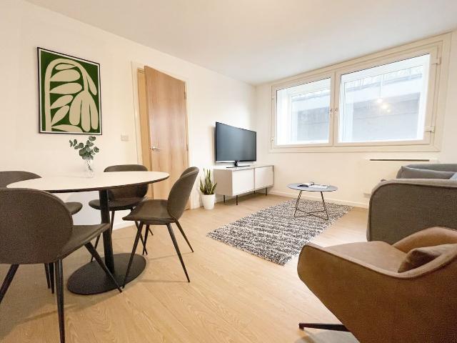 Pasha, 30 Wellington Road North, Stockport SK4, 2 bed flat to rent, £1,200 pcm | PrimeLocation