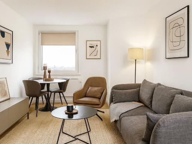 Pasha, Wellington Road North SK4, 1 bed flat to rent, £1,160 pcm | PrimeLocation