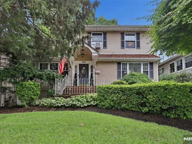 Passaic Ave, Hasbrouck Heights, Home For Sale