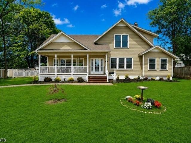 Passaic Ave, Pompton Lakes, Home For Sale