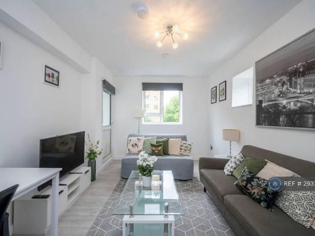 Patterdale, London, NW1 4 bed flat to rent £4,600 pcm £1,062 pw