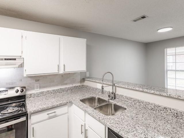 Patterson Place 3 Bedroom Apartment for Rent at 2640 Blue Spring Rd Nw, Huntsville, AL 35810