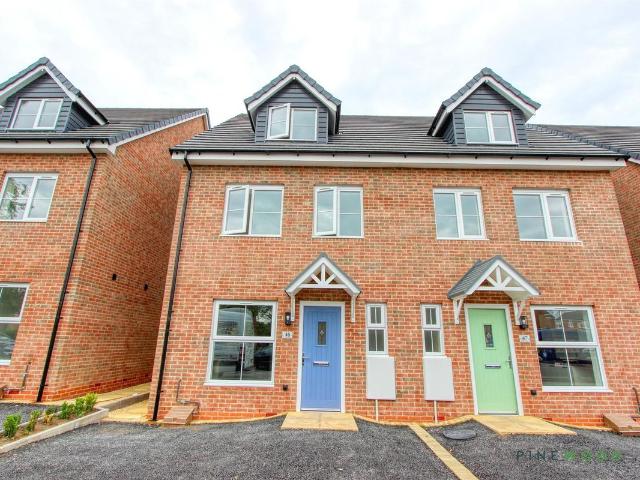 Pattison Street, Shuttlewood S44, 3 bed semi detached house to rent, £1,100 pcm | PrimeLocation