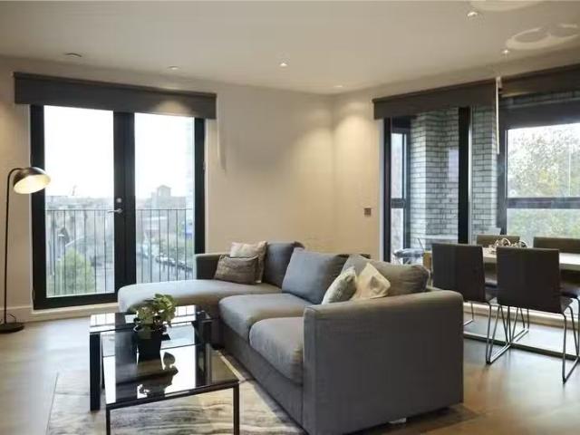 Patcham Terrace, London, SW8 4EX