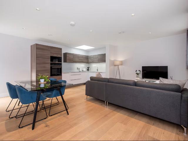 Patcham Terrace, London SW8, 2 bed flat to rent, £3,950 pcm | PrimeLocation