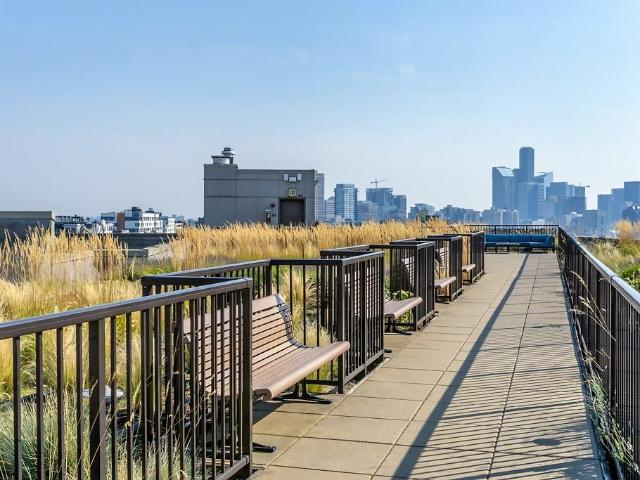 Patent 523 Studio Apartment for Rent at 523 Broadway E, Seattle, WA 98102 Broadway