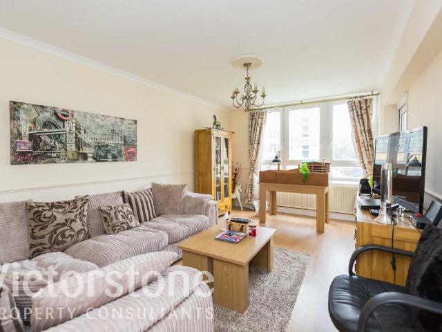 Paterson Court, Peerless Street. 3 bed apartment to rent £3,500 pcm £808 pw