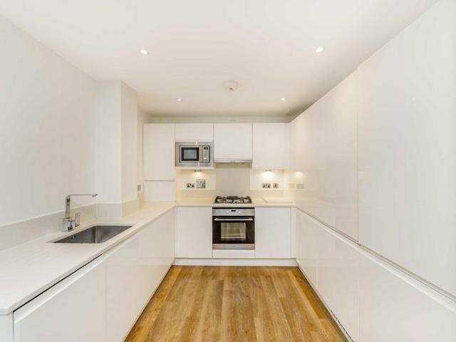 Pathfield Road, London SW16 2 bed flat to rent £2,600 pcm £600 pw