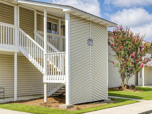 Patriot Point Apartment Homes 2 Bedroom Apartment for Rent at 204 Mckenzie Rd, Spring Lake, NC 28390 Pine Forest