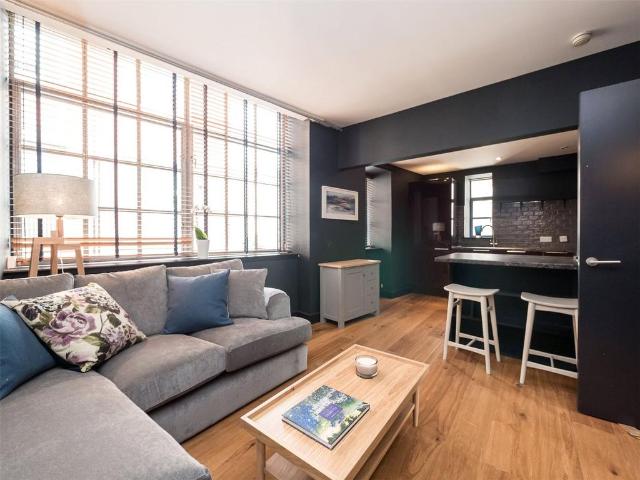 Patriothall, Edinburgh, EH3 1 bed flat to rent £1,375 pcm £317 pw