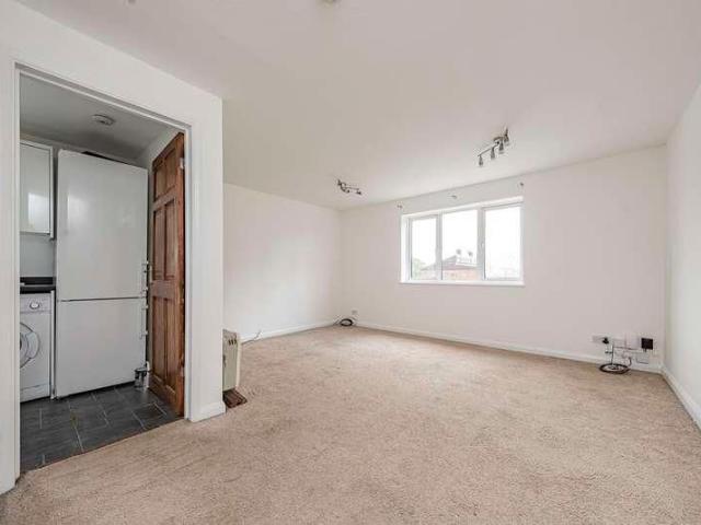 Patricia Close, Slough, SL1