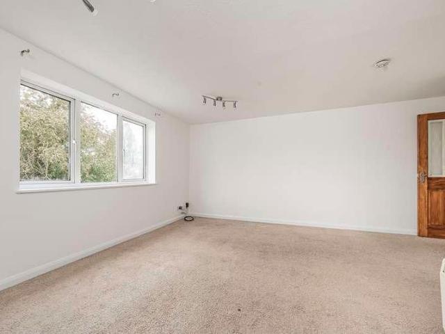 Patricia Close, Slough, SL1