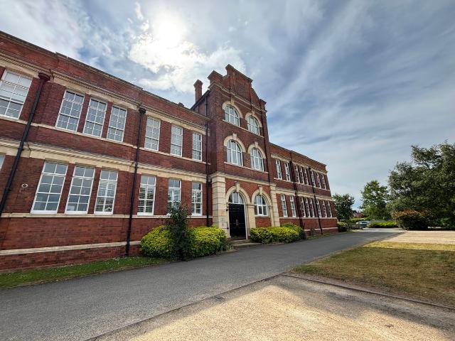 Patrick Mews, Lichfield WS13, 1 bed flat to rent, £945 pcm | PrimeLocation